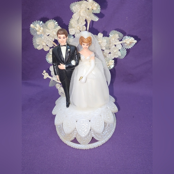 Source Unknown | Party Supplies | Vintage Bride And Groom Wedding Cake ...